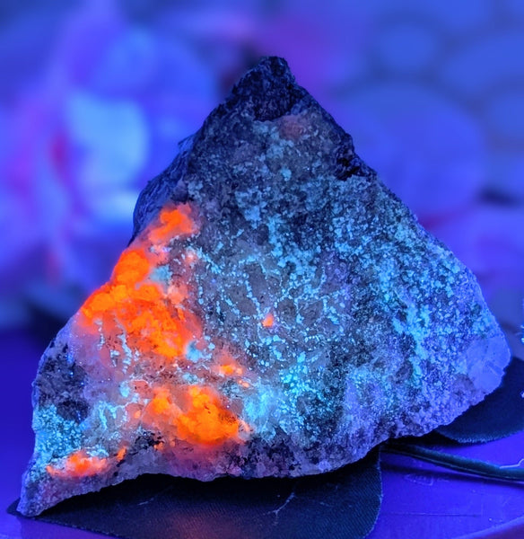 Hackmanite – Silver Cove Ltd